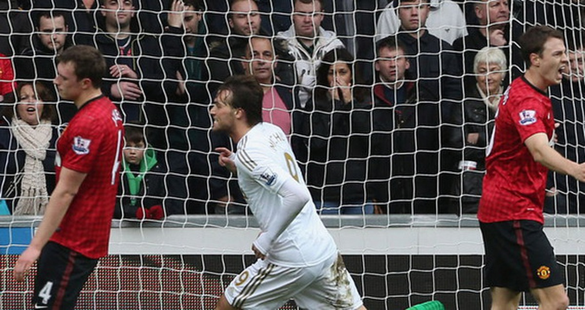 Tỏa sáng ở Premier League, Michu được thưởng lớn