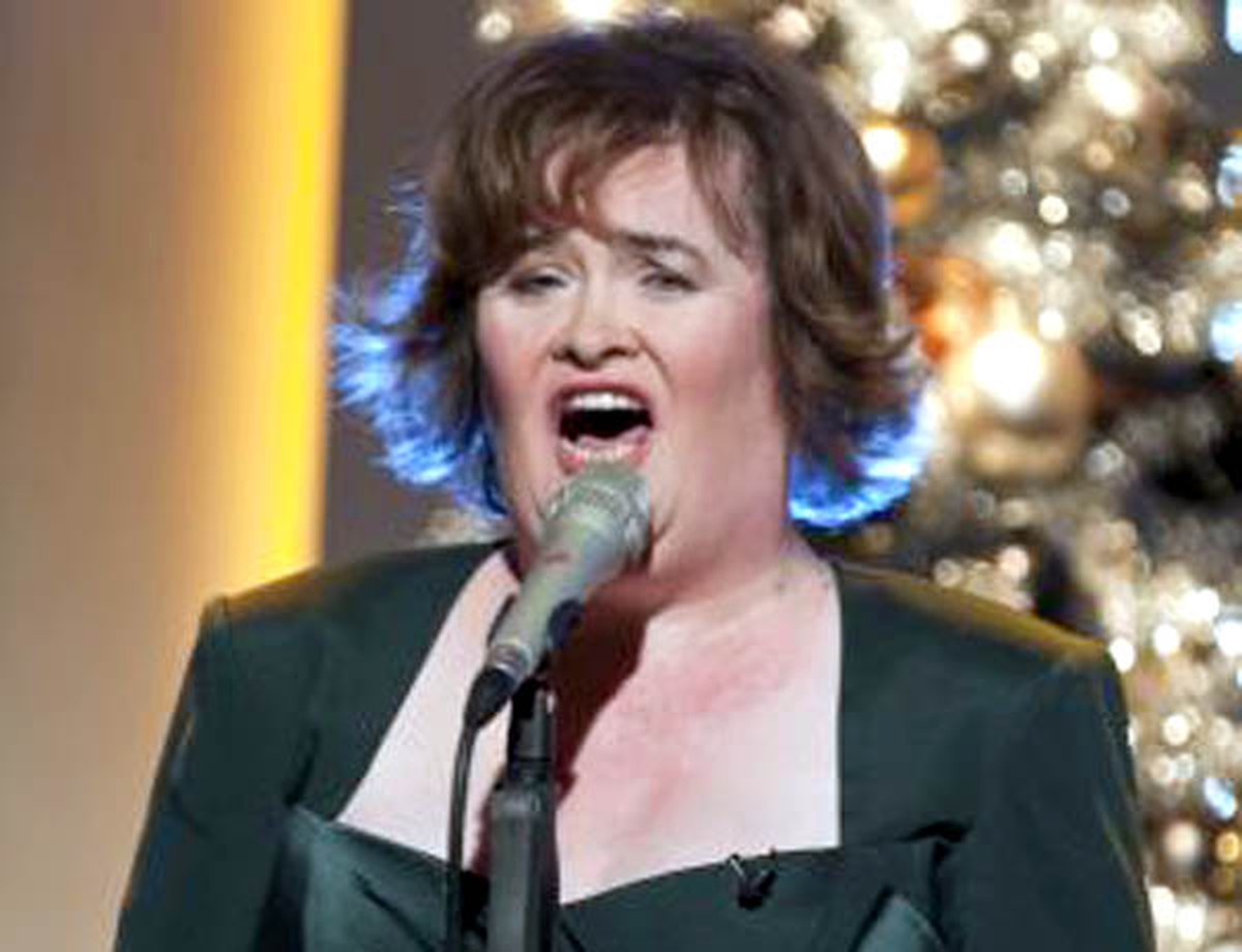 Susan Boyle song ca cùng Vua rock quá cố