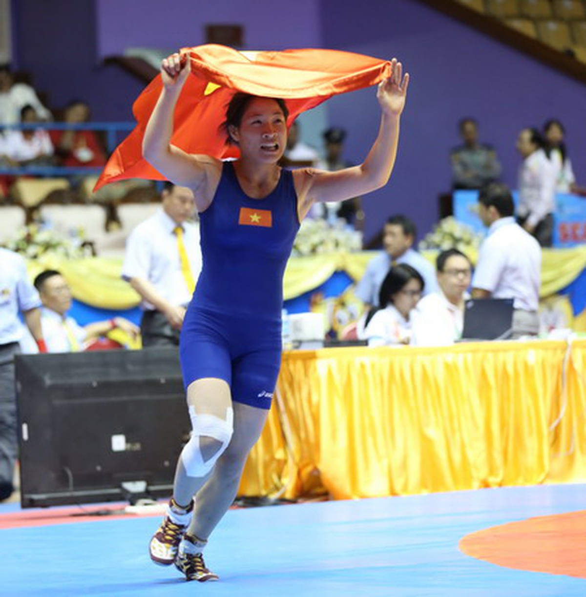 Bí ẩn đằng sau HCV của đô vật Nguyễn Thị Lụa