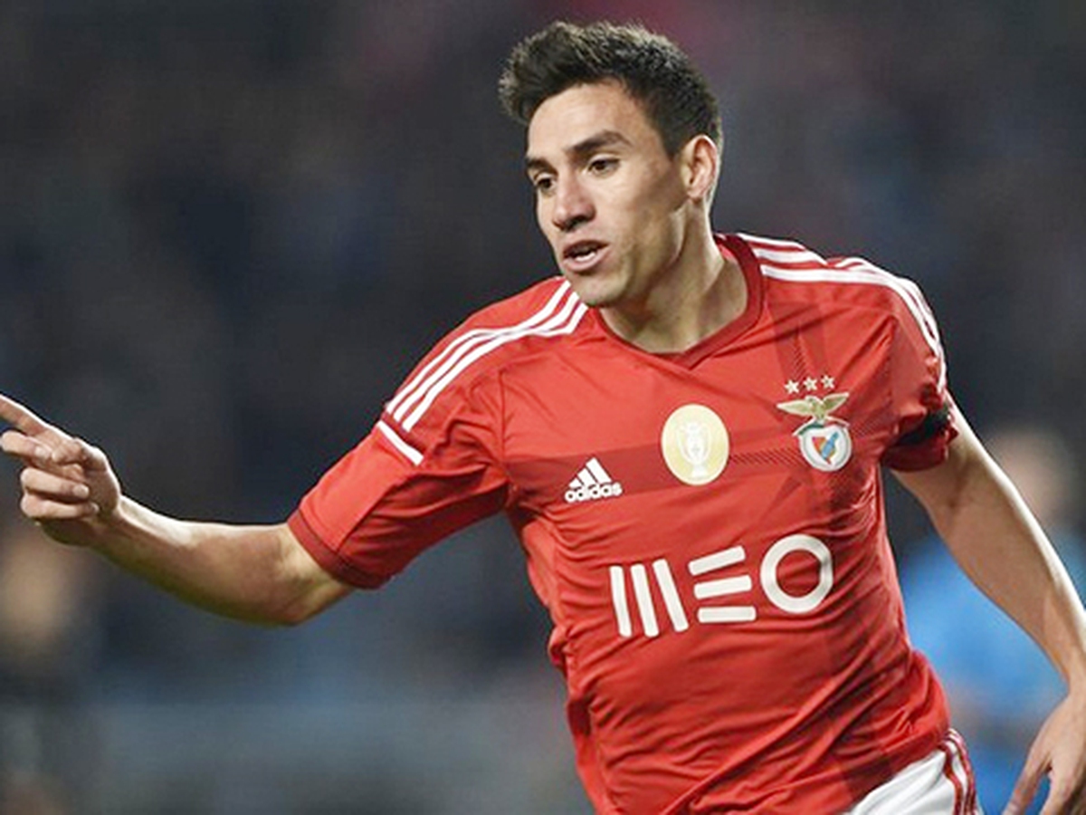10 điều cần biết về mục tiêu Nicolas Gaitan của Man United