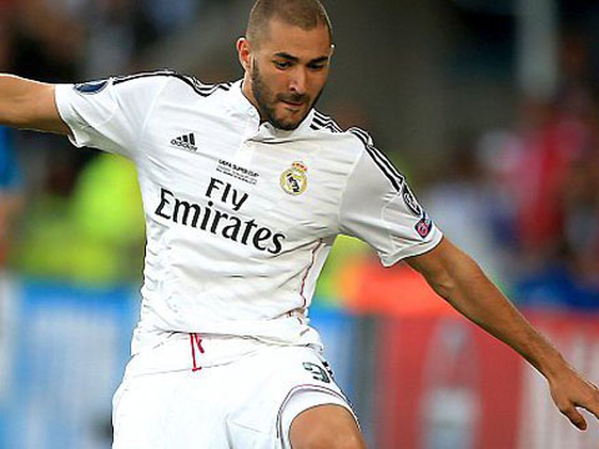 Huyền thoại Arsenal 'chắp tay cầu xin' CLB hãy mua Karim Benzema