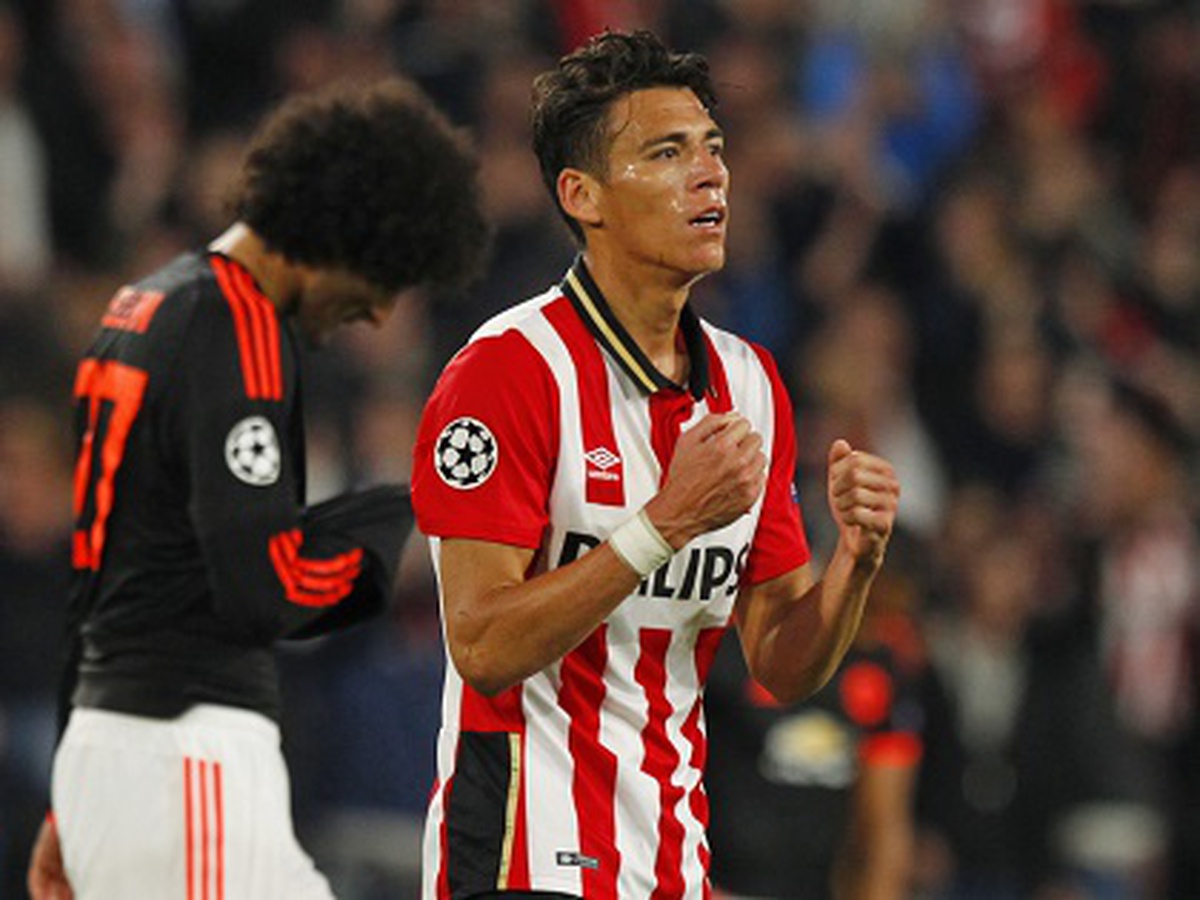 Khiến Luke Shaw gãy chân, Hector Moreno vẫn được UEFA chọn xuất sắc nhất