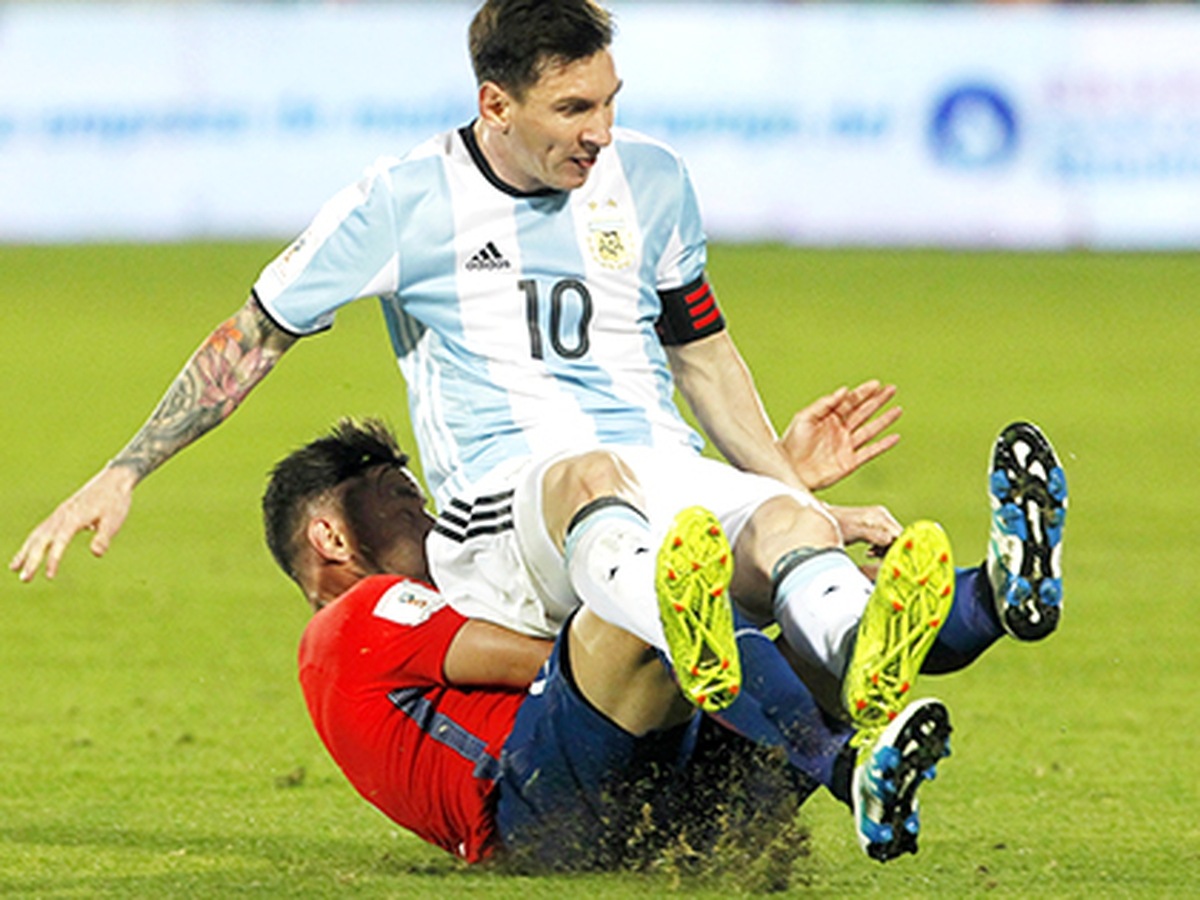 Messi quay cuồng trong 'tiếng nhạc Rolling Stones'