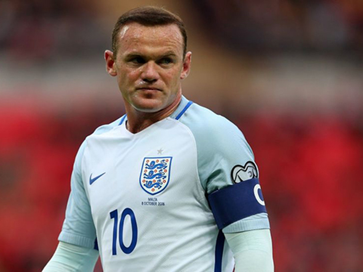 Rooney nên làm gì khi phải ngồi dự bị?