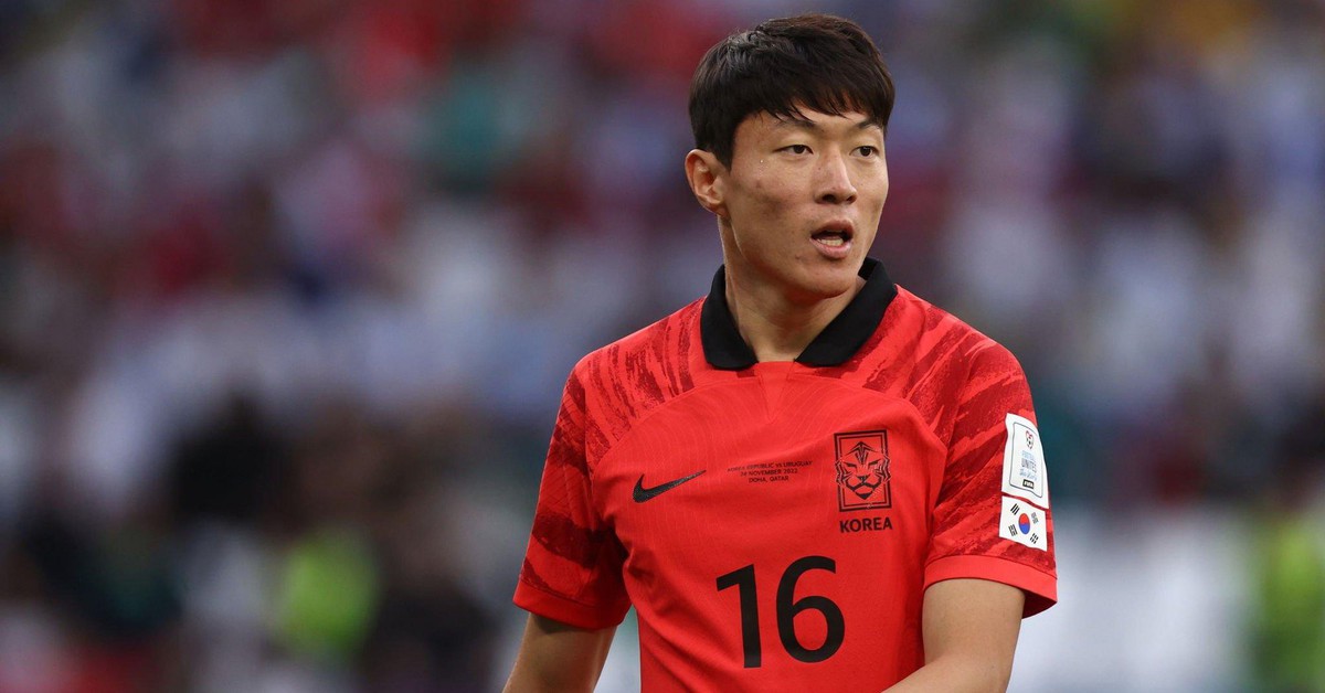 Tiền đạo Hàn Quốc bỏ lỡ cơ hội không tưởng trước Uruguay