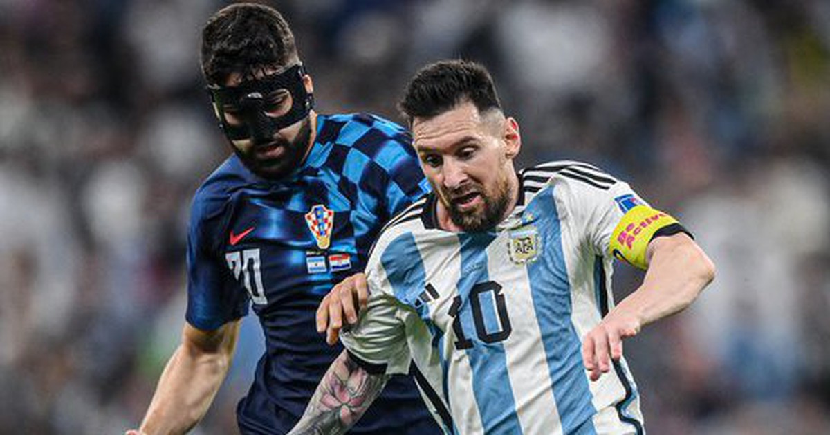 Khoảnh khắc thiên tài: Messi 'vờn' trung vệ hay nhất World Cup rồi kiến ...