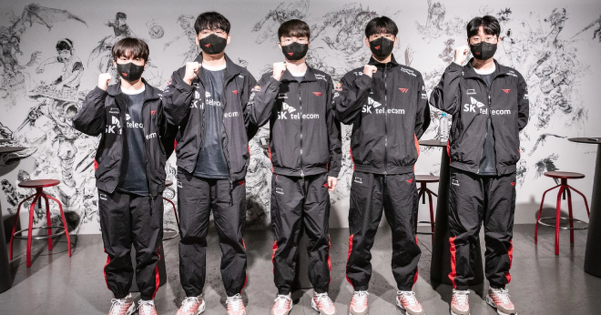 Chỉ với tấm banner, T1 đã chứng tỏ đẳng cấp vượt trội so với phần còn ...