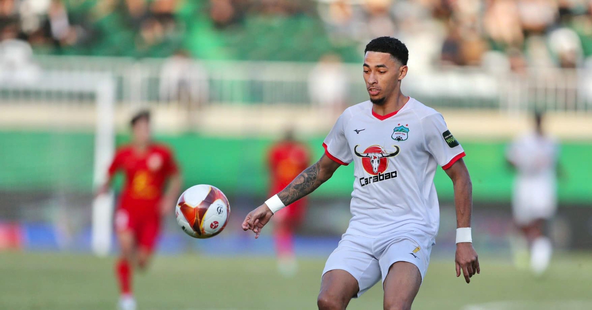 Kết quả bóng đá HAGL 0-0 Hà Tĩnh: Kiatisuk khởi đầu nhạt nhòa