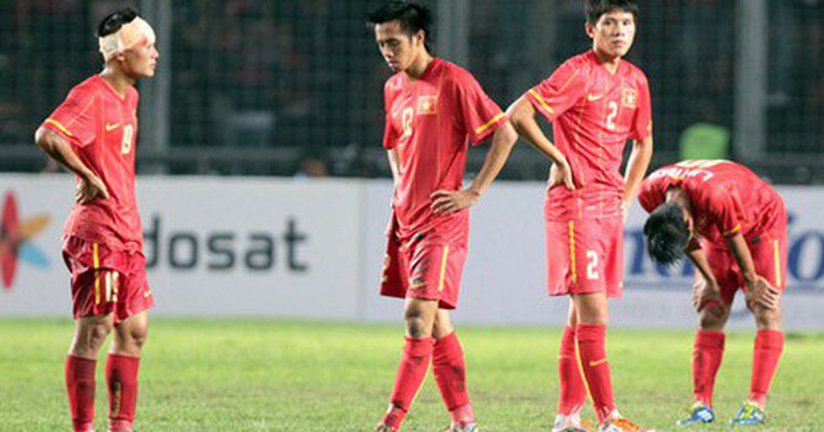 HLV người Đức bị VFF sa thải phũ phàng và mối lo cho HLV Troussier ...