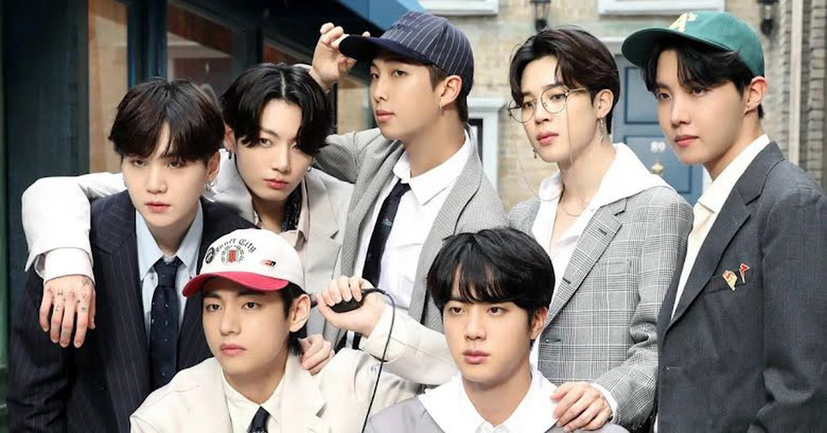 'Beyond The Story: 10-Year Record of BTS' - Cuốn sách chính thức đầu tiên của BTS sắp ra mắt