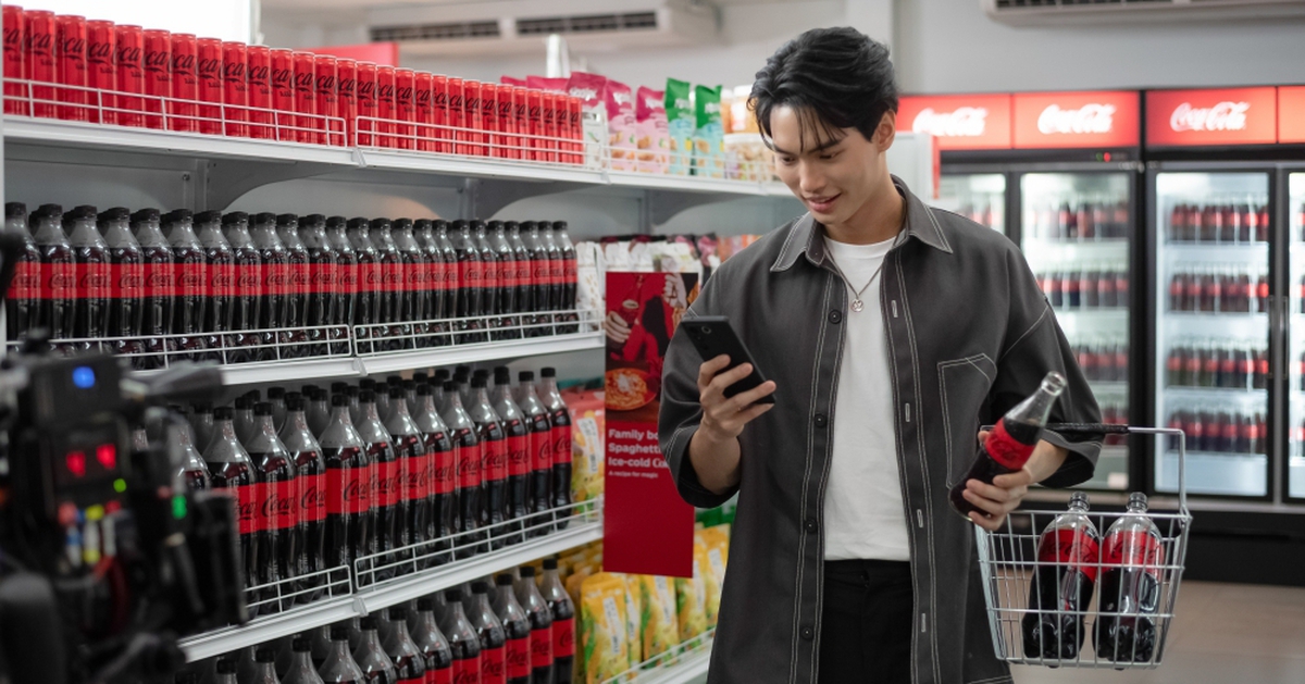 Coca-Cola tiết lộ hậu trường của thước phim của gia đình Win Metawin