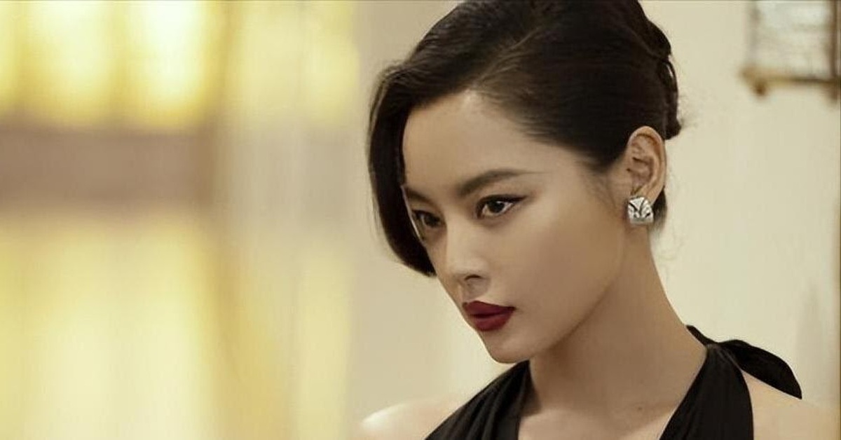 Nữ chính phim 'Phồn hoa' Tân Chỉ Lôi không ngừng thử thách bản thân