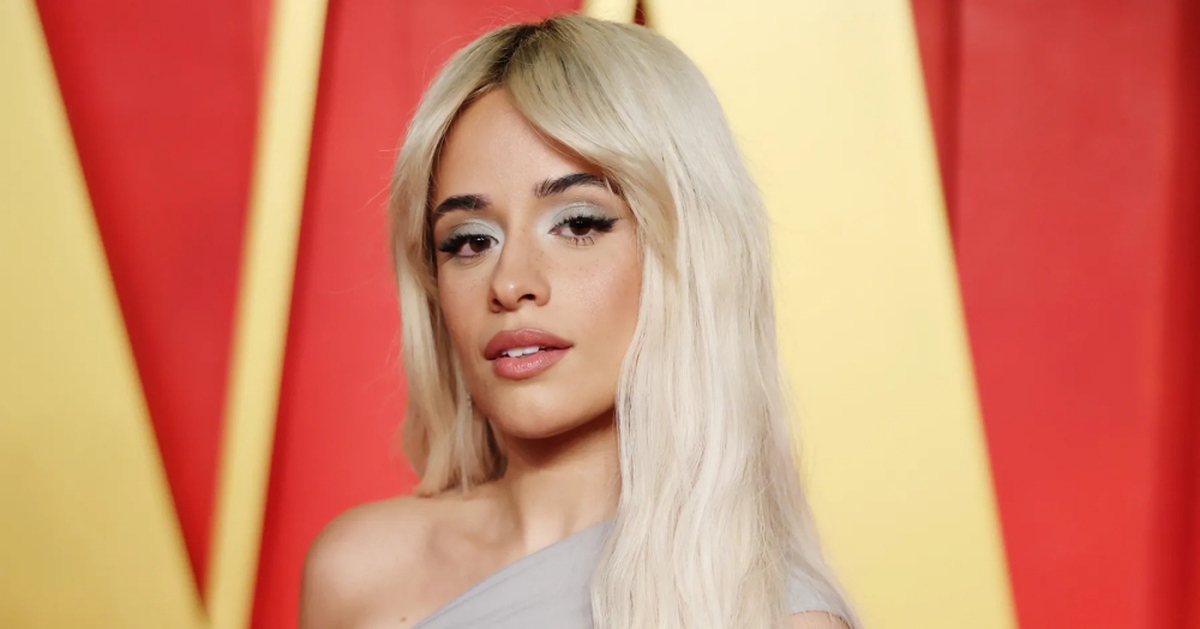 Camila Cabello ra mắt album mới C,XOXO