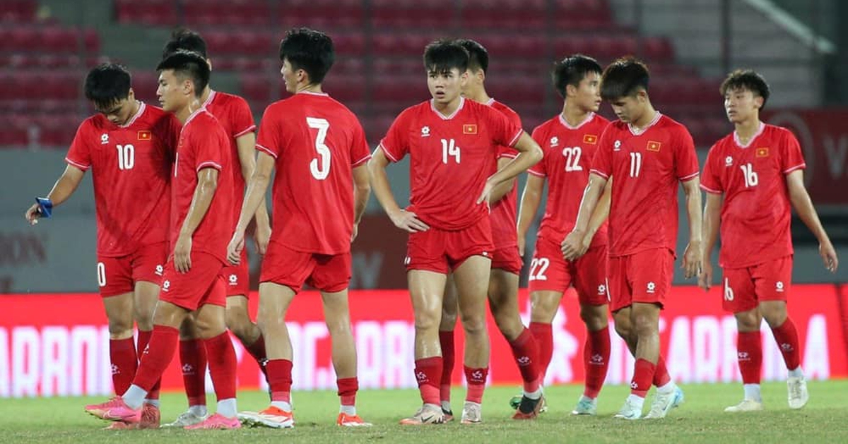 Tin nóng bóng đá Việt 30/9: HLV U20 Việt Nam khẳng định đội nhà kém may mắn, CLB TP.HCM bức xúc ...