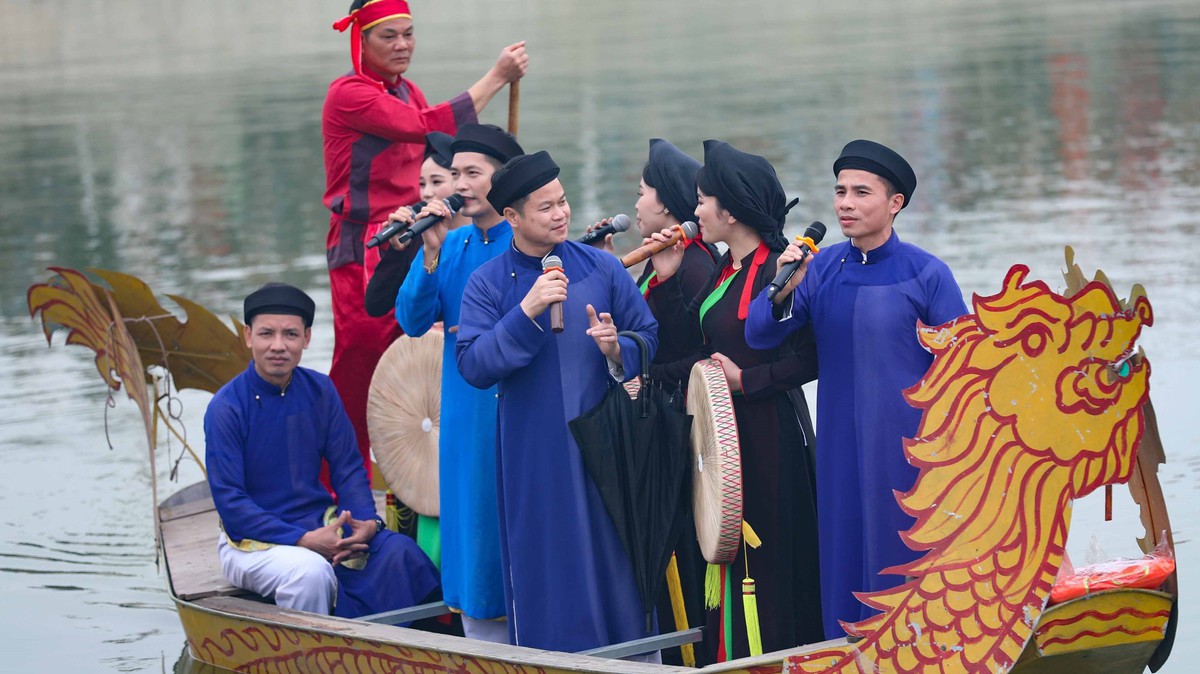 Văn hóa soi đường: Báo Bỉ ca ngợi Lễ hội Lim với sắc màu và văn hóa dân ...