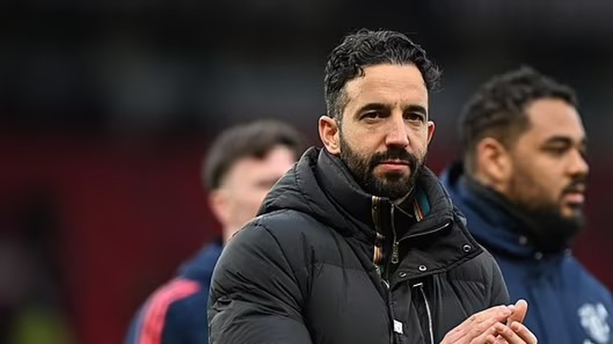 HLV MU khẳng định 'đang làm tất cả' để đưa về Old Trafford một 'thợ săn ...