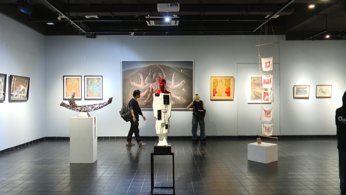 Triển lãm "Dăng tay": Tiếng nói của các họa sĩ trẻ về đời sống đương đại