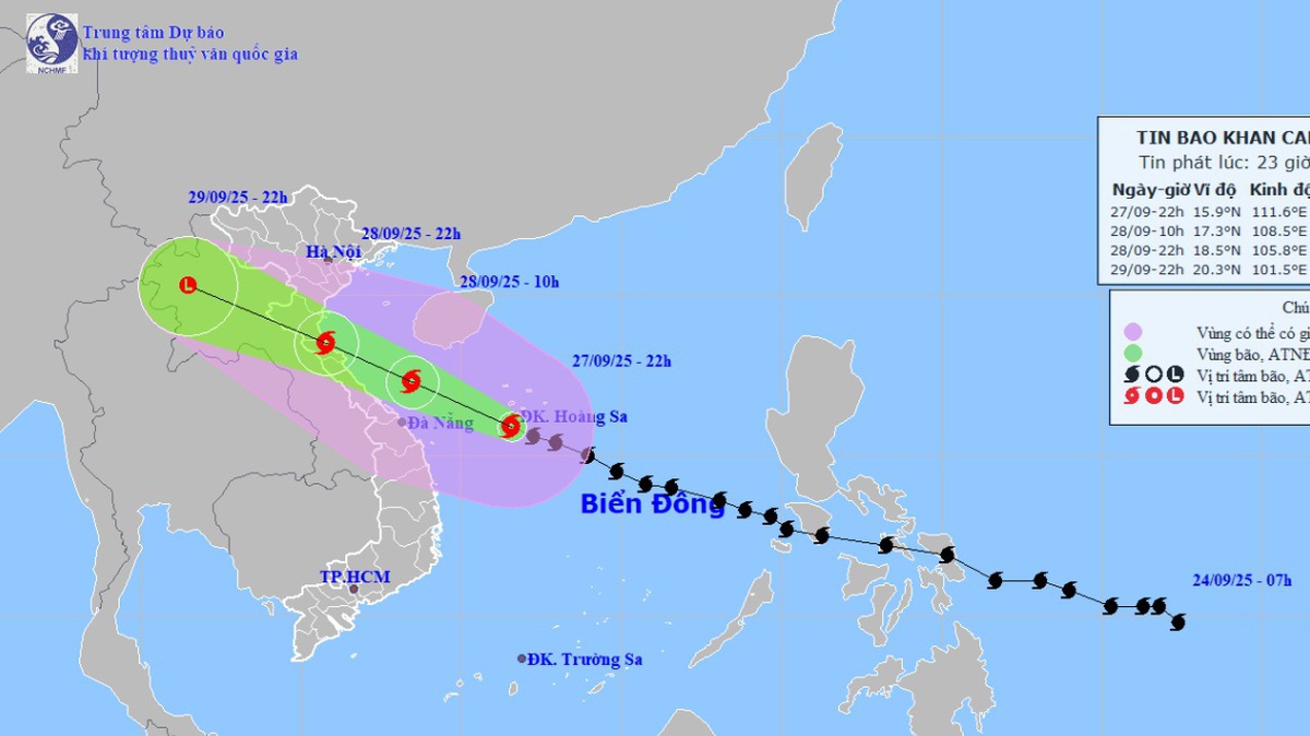 Tin mới nhất cơn bão số 10: Bão di chuyển nhanh, giật cấp 15 cách Đà Nẵng 350km