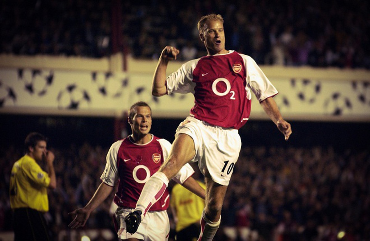 Tuyệt đỉnh 'First Touch' trong sự nghiệp Dennis Bergkamp