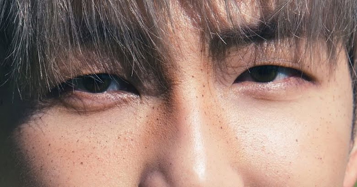 Mặt RM BTS đầy tàn nhang trong bức ảnh mới, fan rần rần bình luận