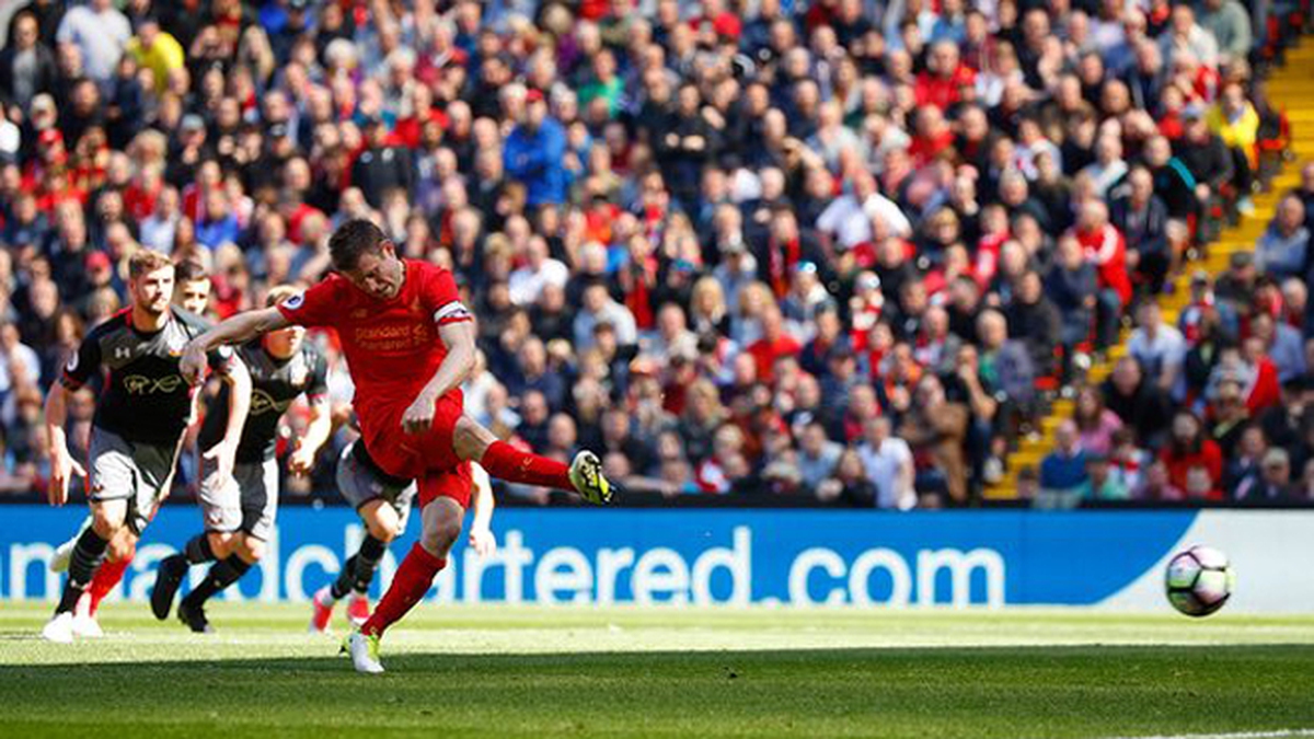 Milner đá hỏng penalty sau pha 'tâm lý chiến' cực khó chịu của thủ ...